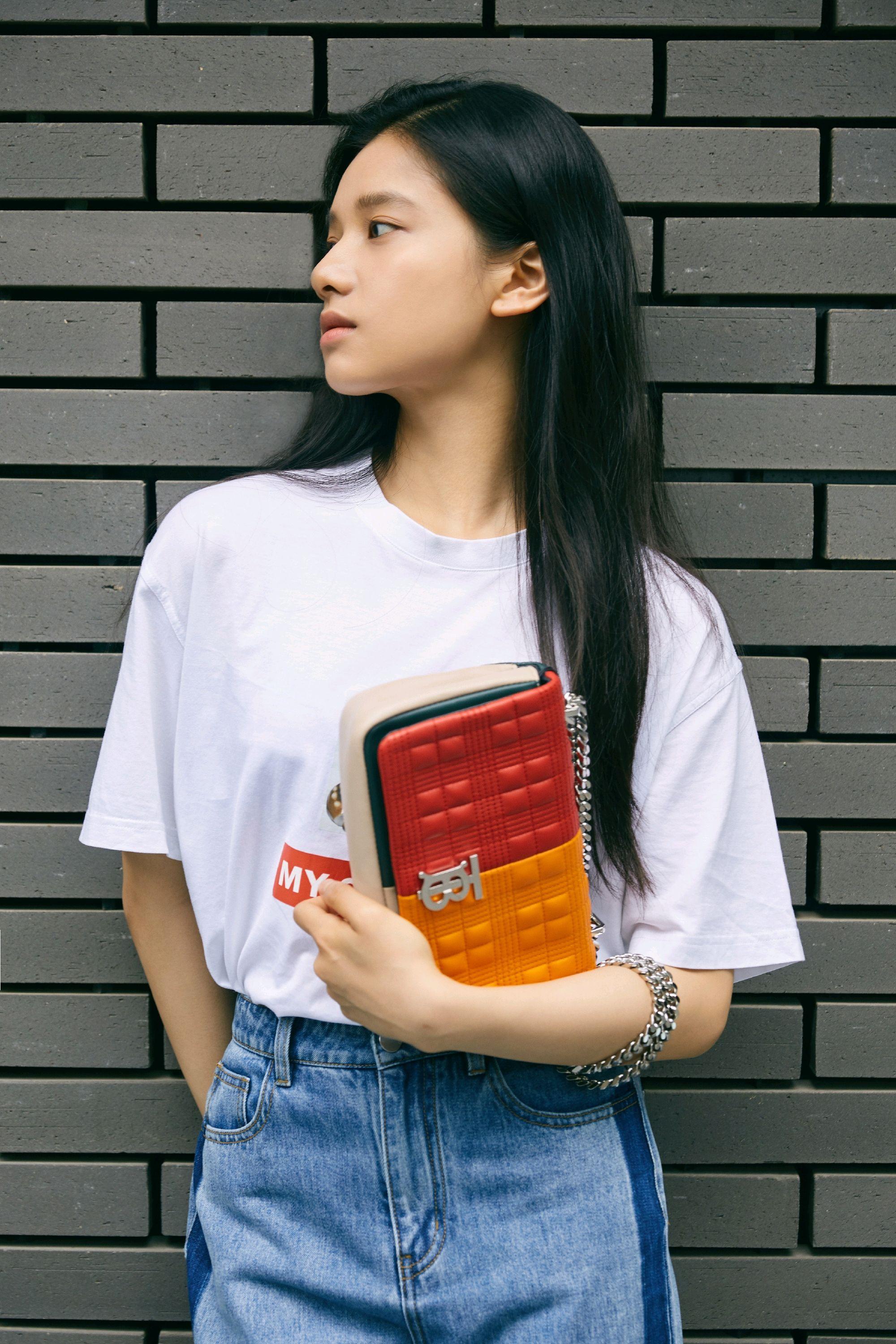 Zhang Jingyi, sexy and charming photo (photo gallery) - iMedia