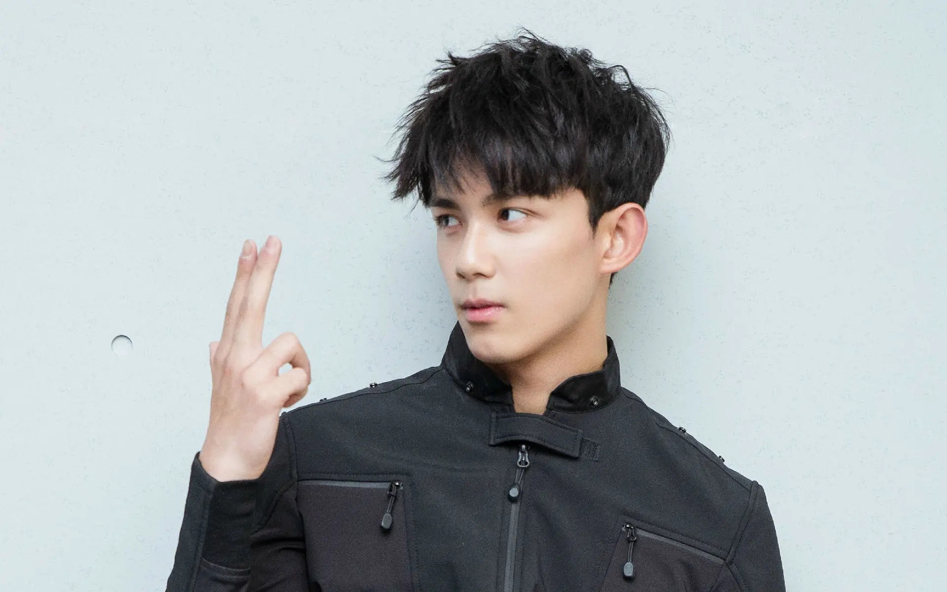 Entertainment Comments: Tan Songyun, Luo Yunxi, Liu Yuning, Lin Yi, Wu Lei, Ouyang Nana - iMedia