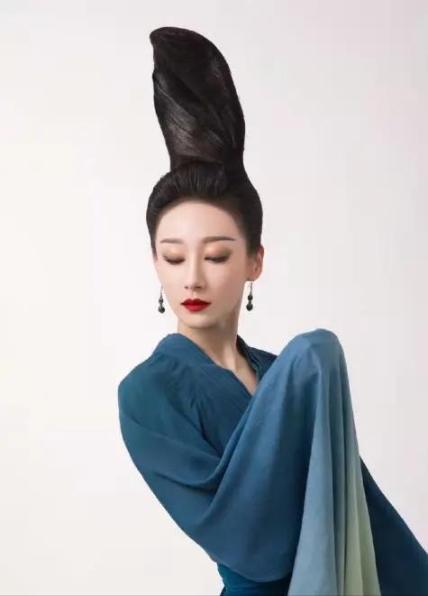 "Only Green" Meng Qingyang successfully came out of the circle!Looking ...